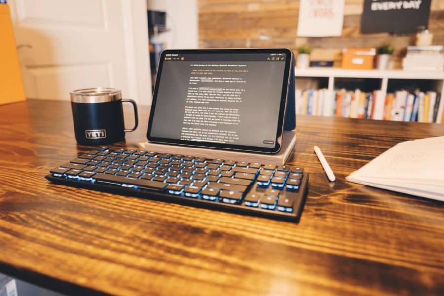 A Brief Review of the Keychron Bluetooth Mechanical Keyboard for iPad ...